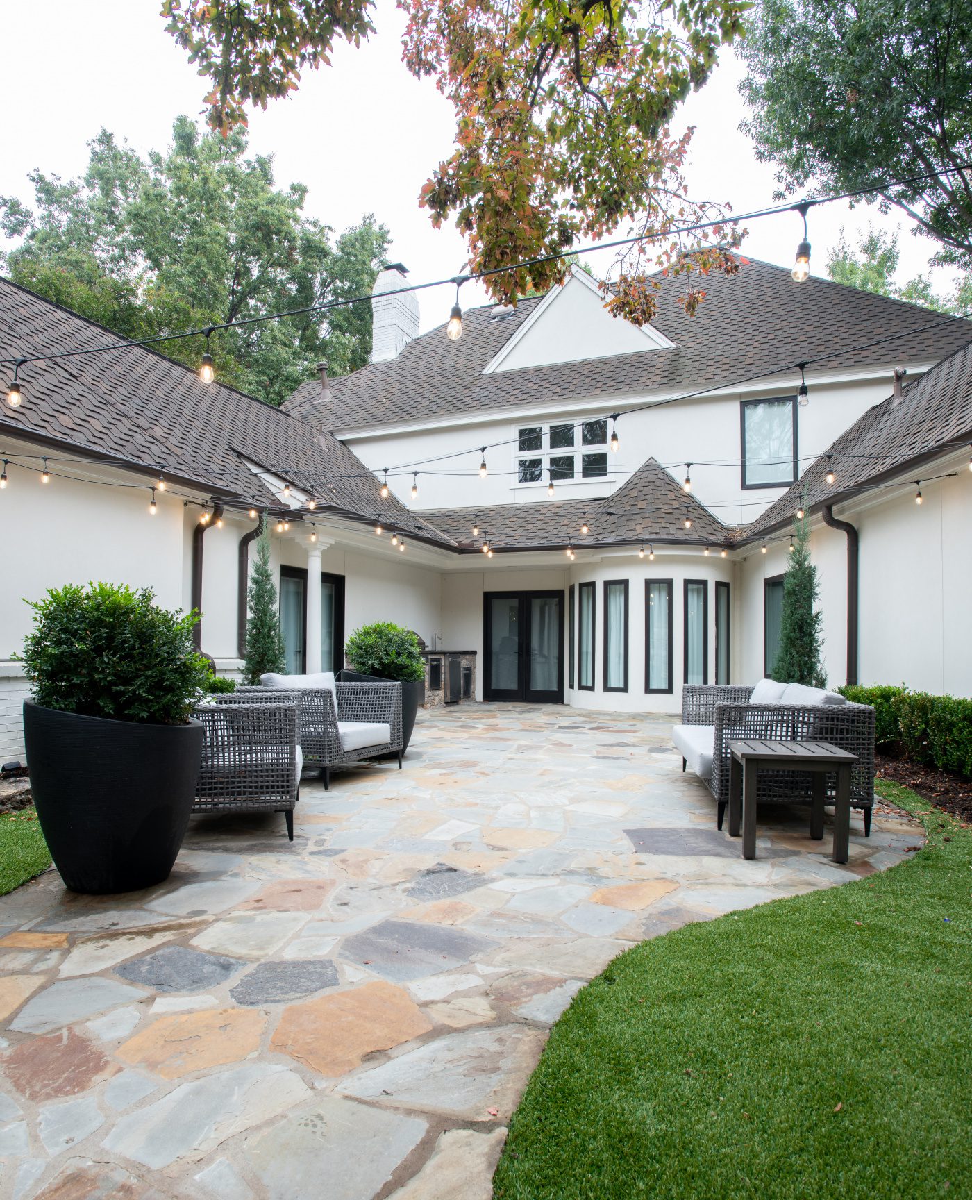 How to Make Your Outdoor Living Area Blend Seamlessly with Your ...